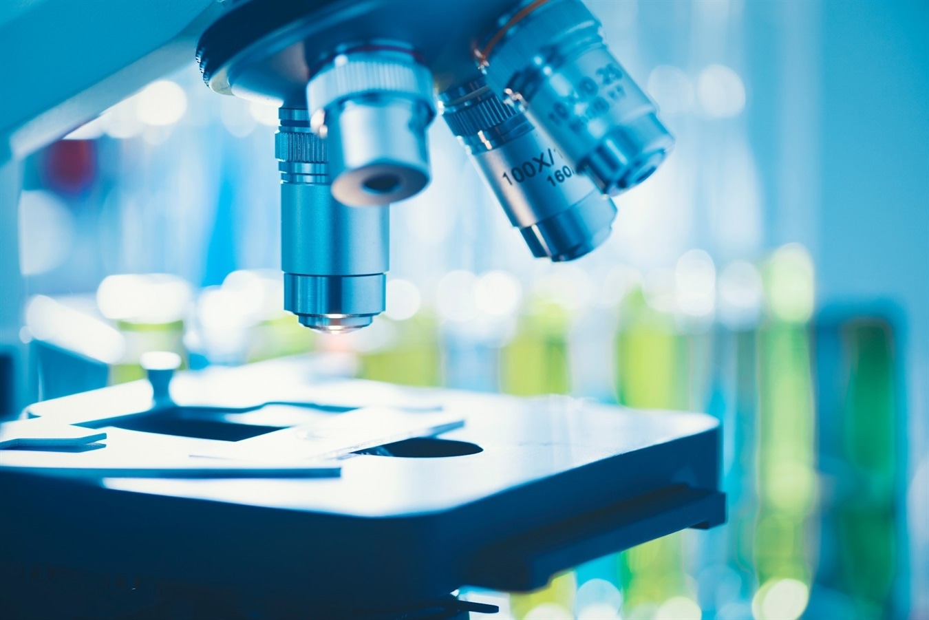 Types of Light Sources Used in Optical Microscopy