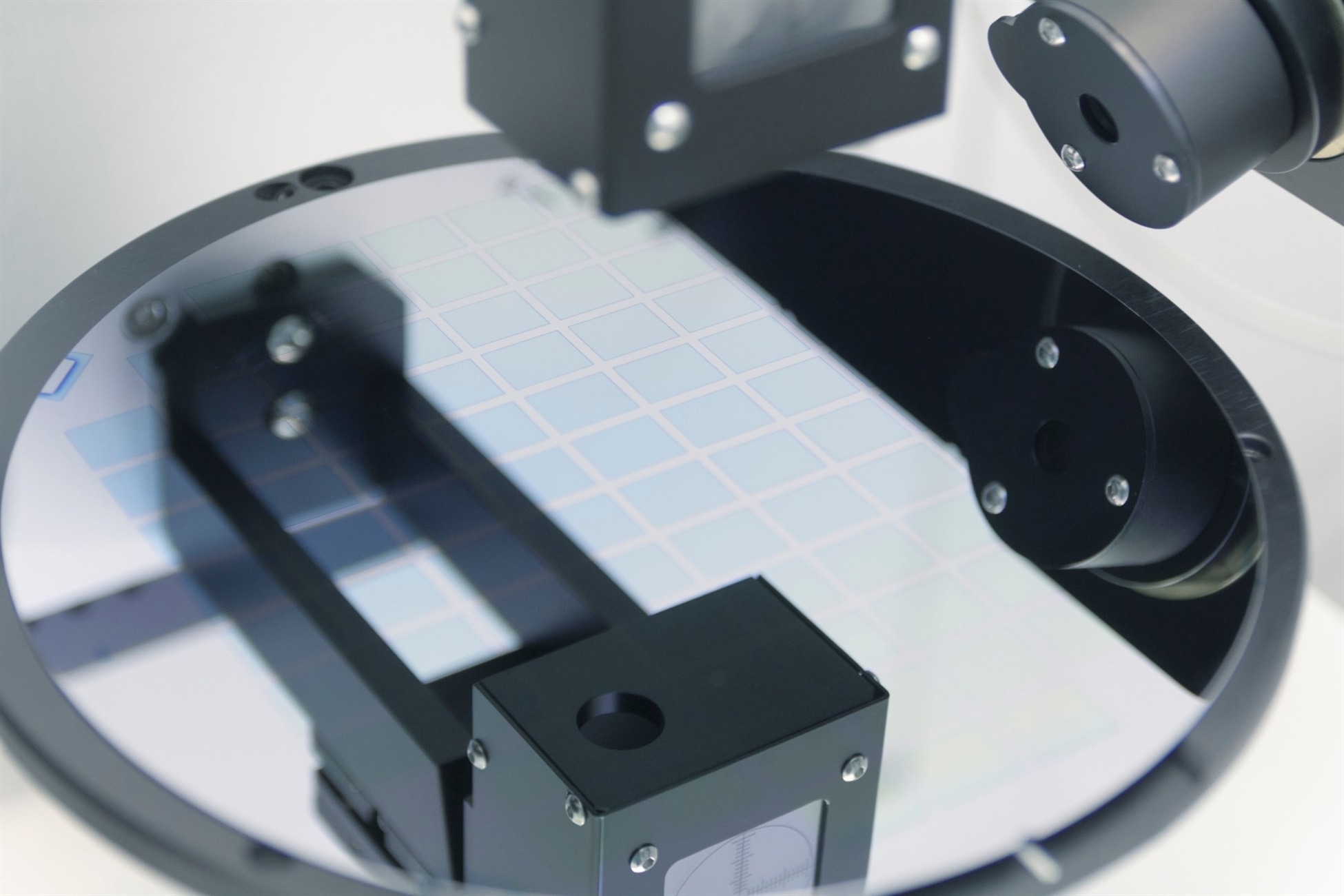 What is the Difference between Ellipsometry and Reflectometry?